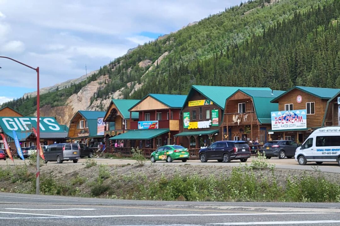 Holland America Denali Lodge: An Epic Base For Exploring Denali ...
