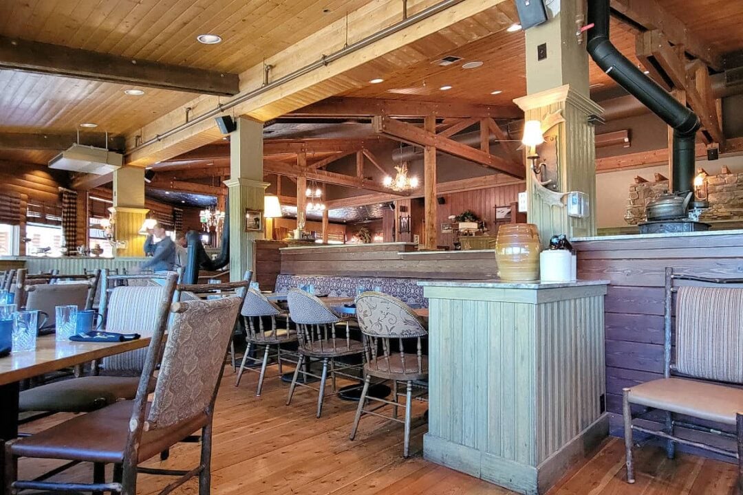 Hungry In Denali? Dining Spots Near The Park Entrance - Alaska Trippers
